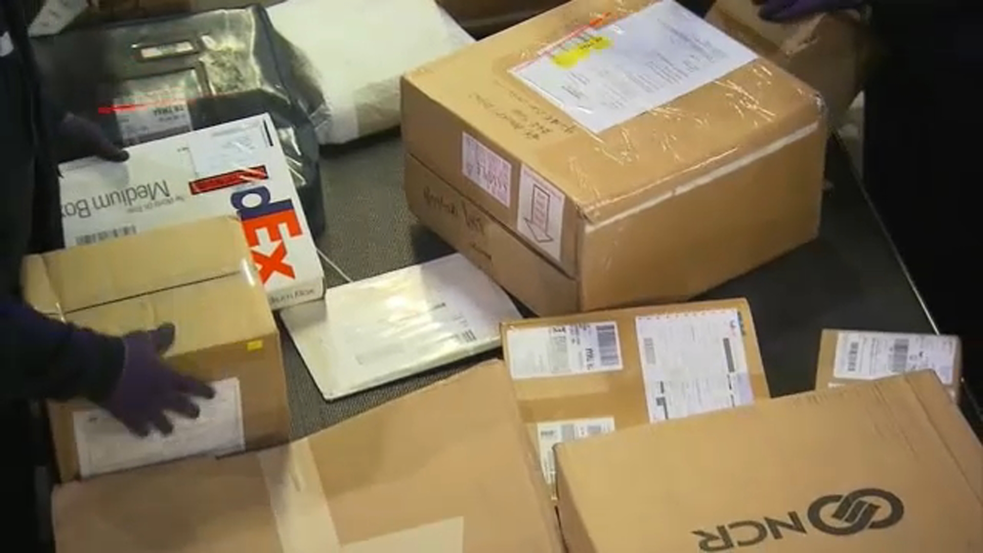 Caja Terrestre De Fedex ServiPost C.A ¿Sabías Que FedEx Te Ofrece