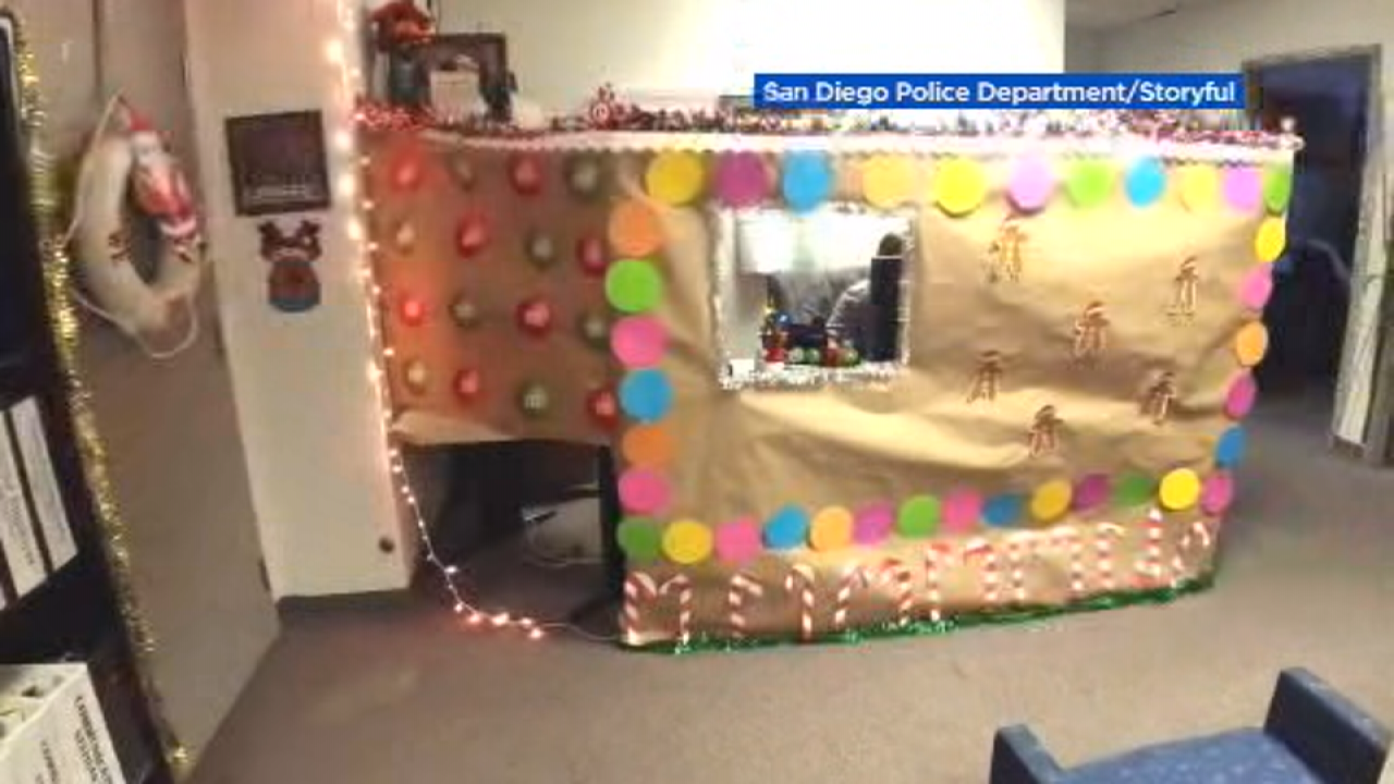 Christmas Gingerbread House Cubicle Decorations